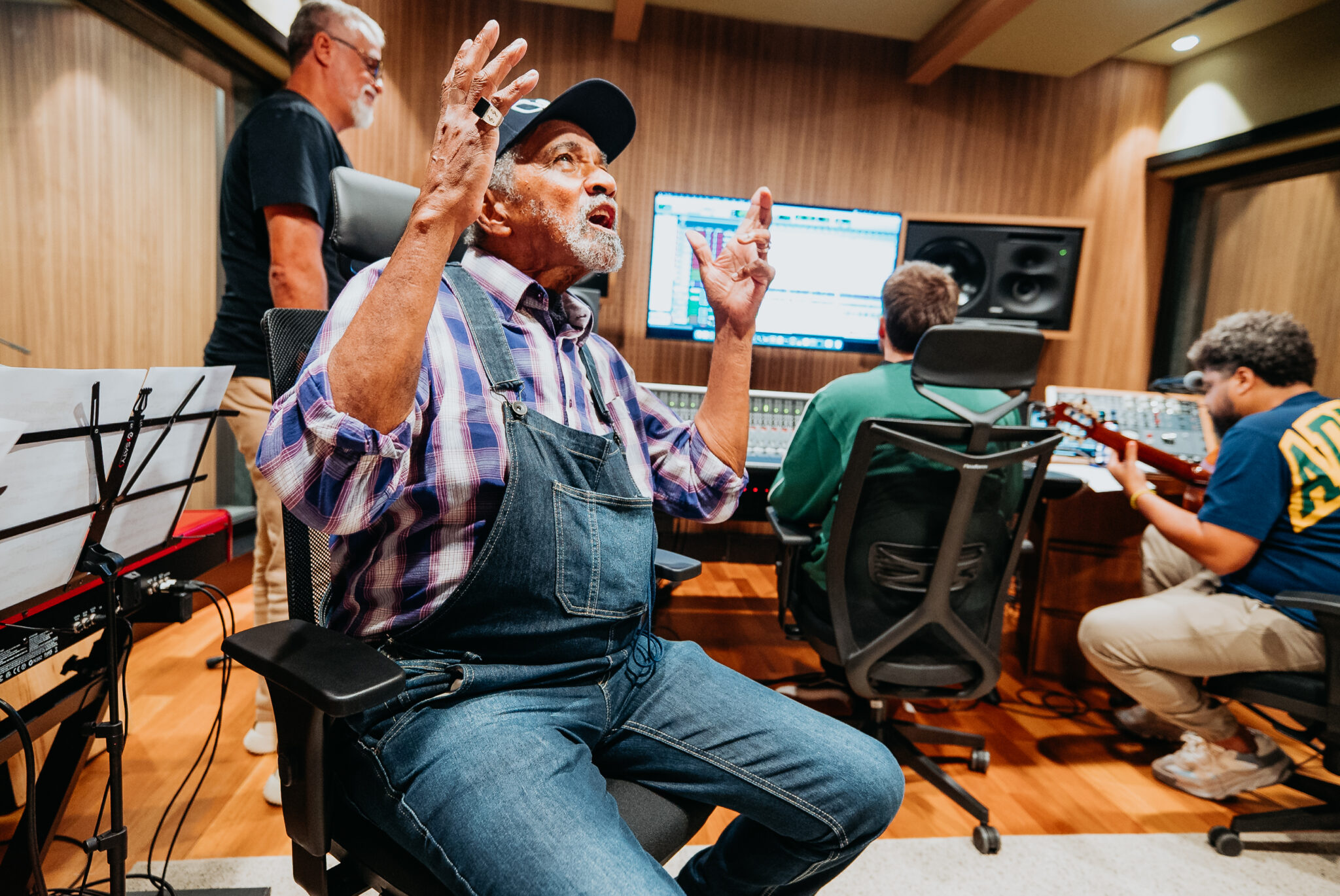 CLEBER AUGUSTO RELEASES NEW ALBUM WITH THE ASSISTANCE OF AI - Warner ...