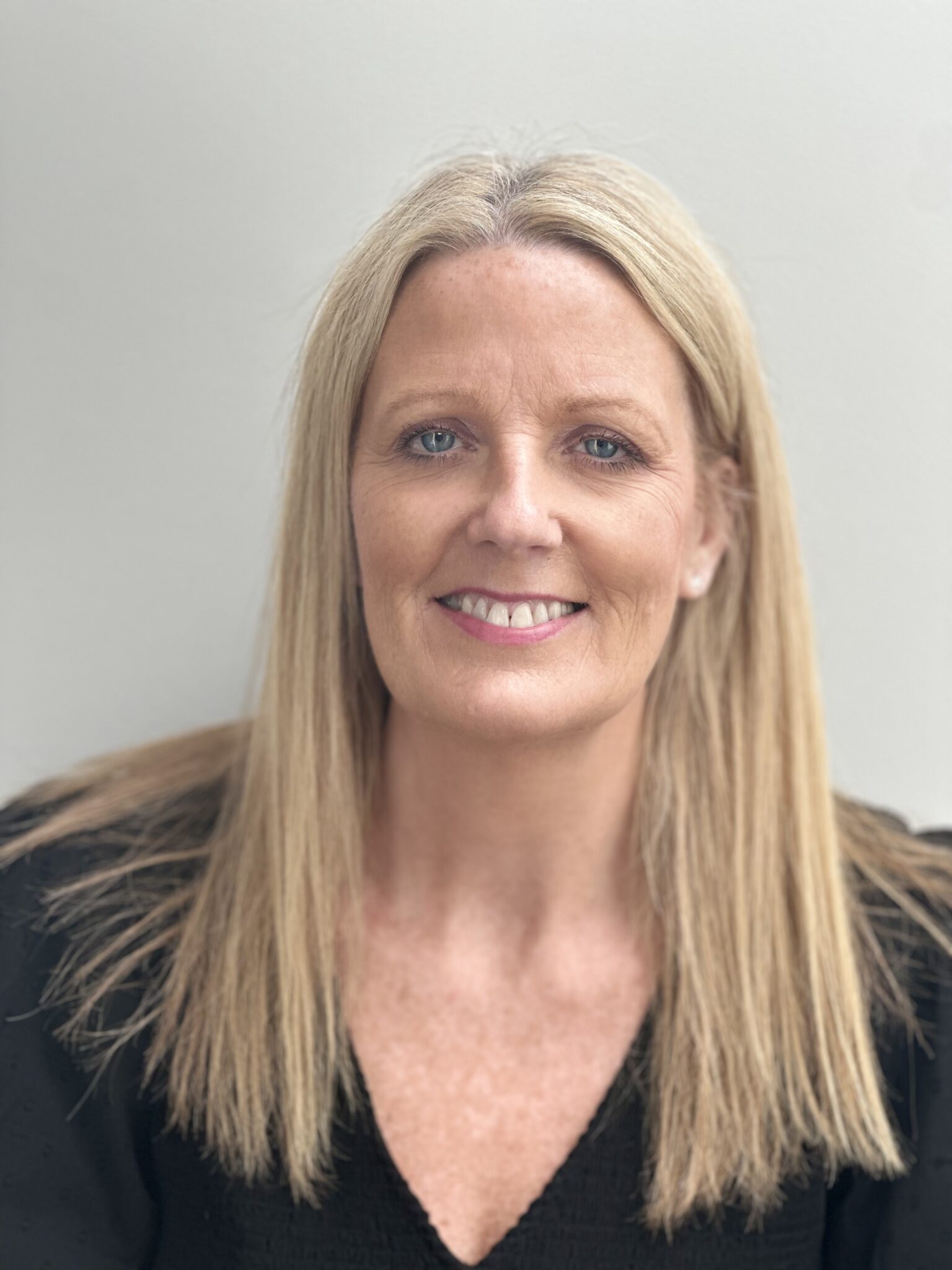 WARNER MUSIC GROUP ACQUIRES CONTROLLING STAKE IN TEMPO MUSIC - Warner Music Group