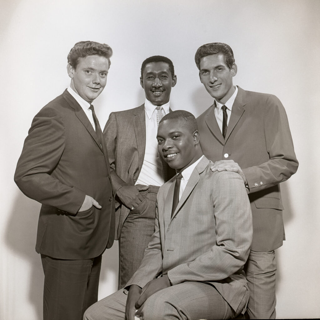 WARNER MUSIC GROUP CORP. REPORTS RESULTS FOR FISCAL FOURTH QUARTER AND ...